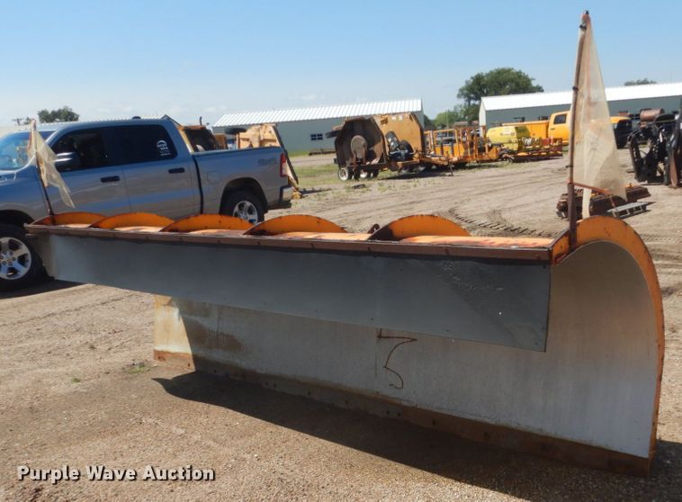 144"W snow plow in Mitchell, SD | Item KO9565 sold | Purple Wave