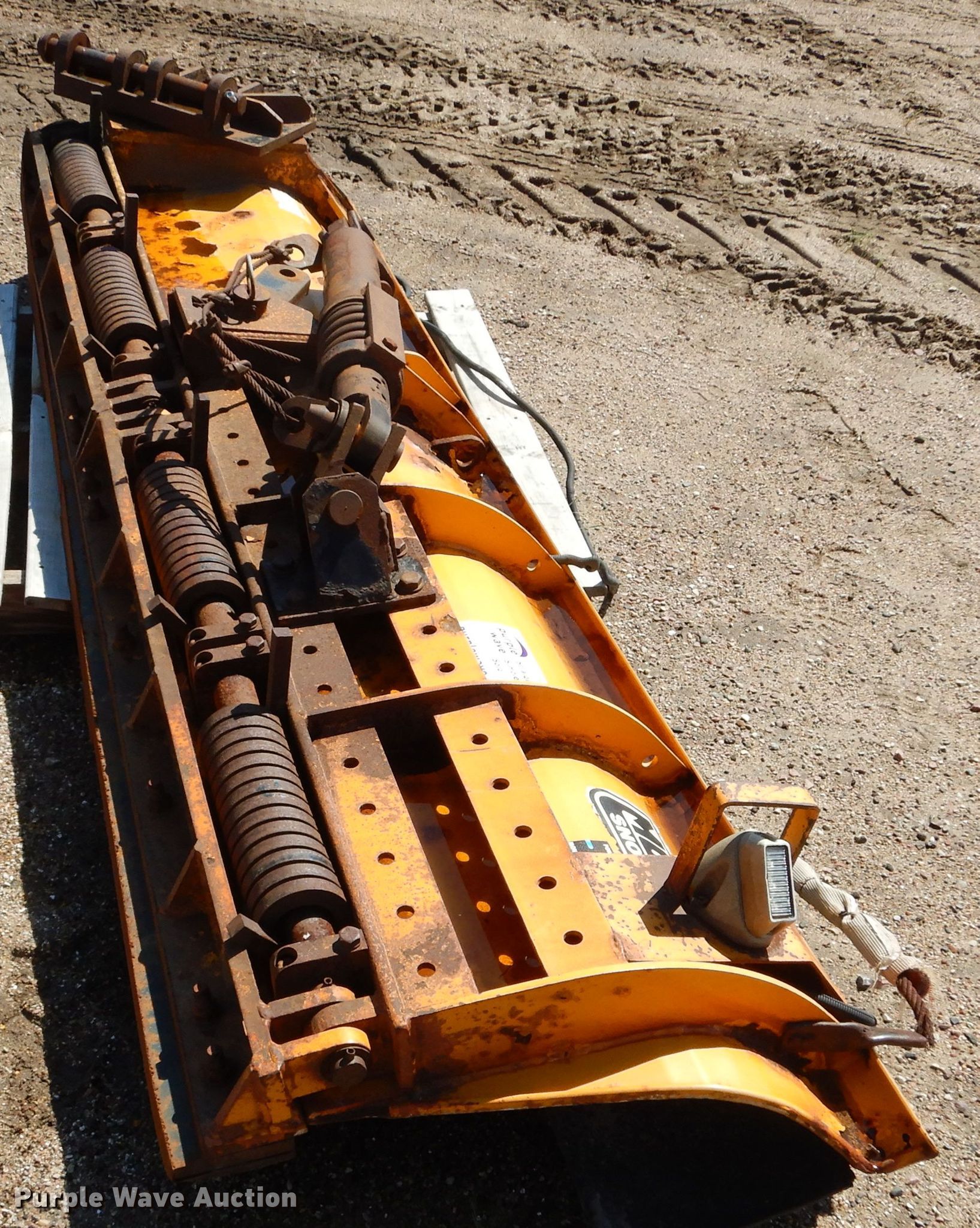 Monroe wing plow in Mitchell, SD | Item DL6293 sold | Purple Wave