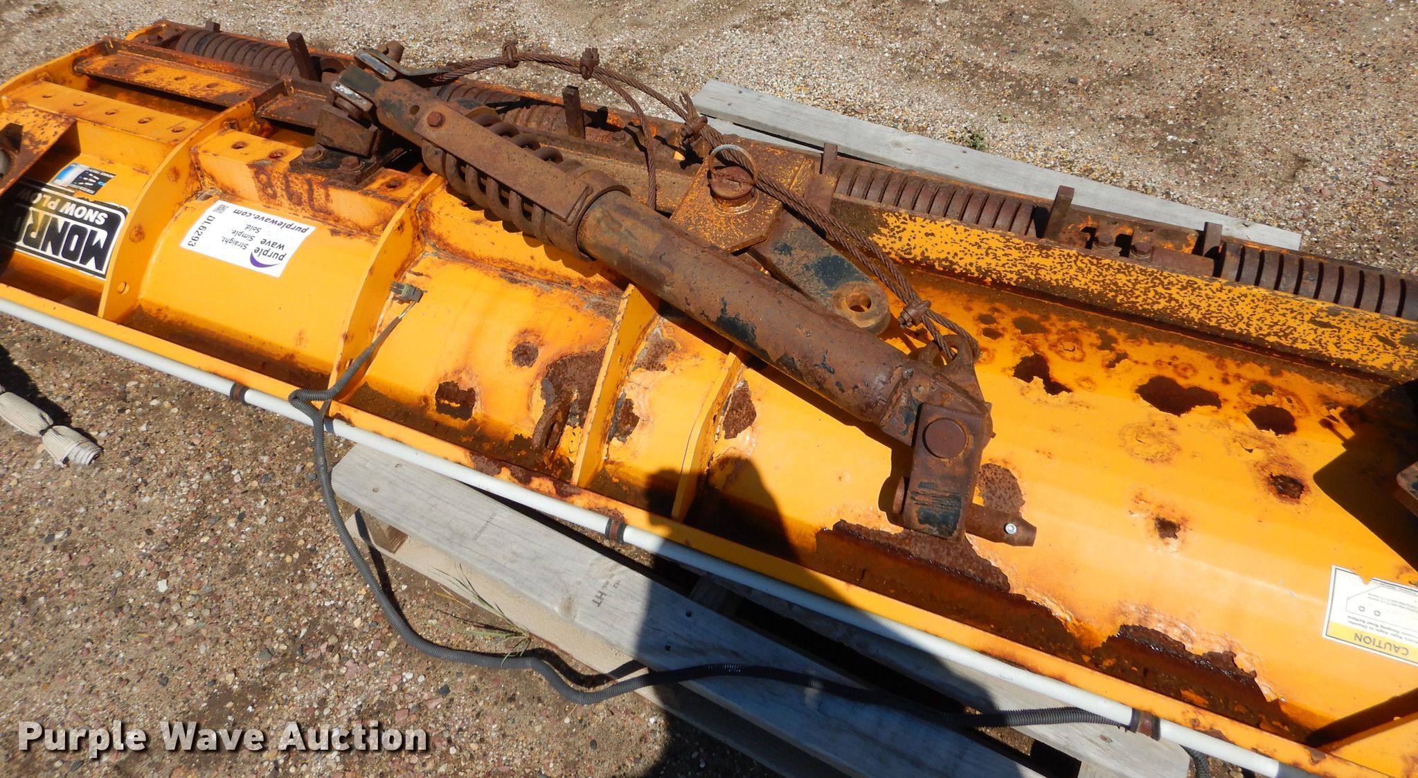 Monroe wing plow in Mitchell, SD | Item DL6293 sold | Purple Wave