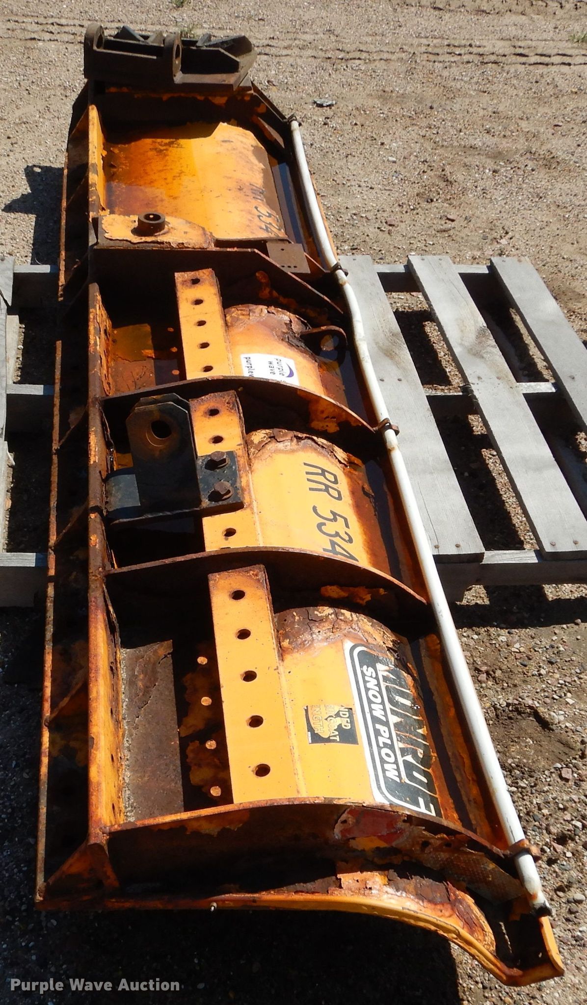 2002 Monroe wing plow in Mitchell, SD | Item DL6297 sold | Purple Wave