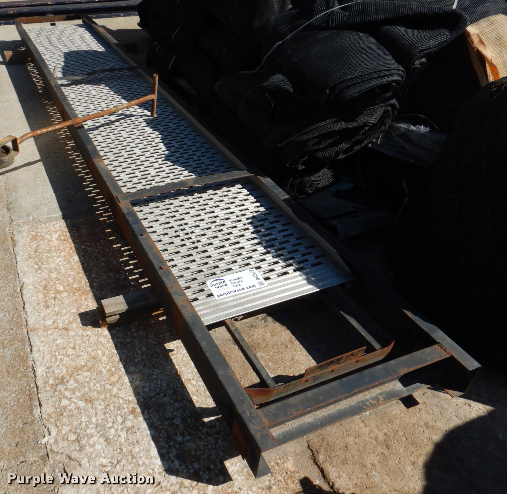 Box truck slider ramp in Kansas City, KS | Item DL0127 sold | Purple Wave