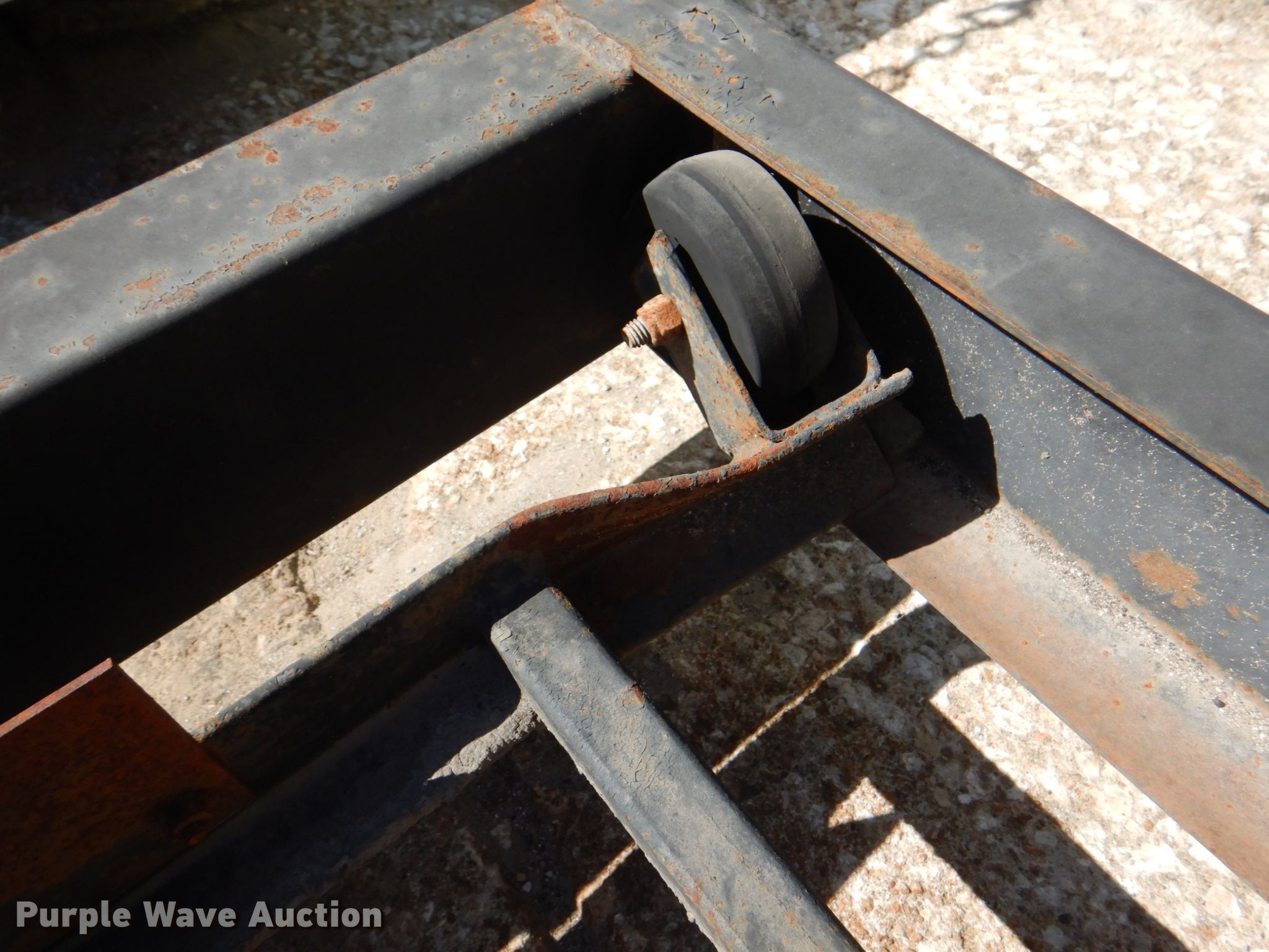 Box truck slider ramp in Kansas City, KS | Item DL0127 sold | Purple Wave