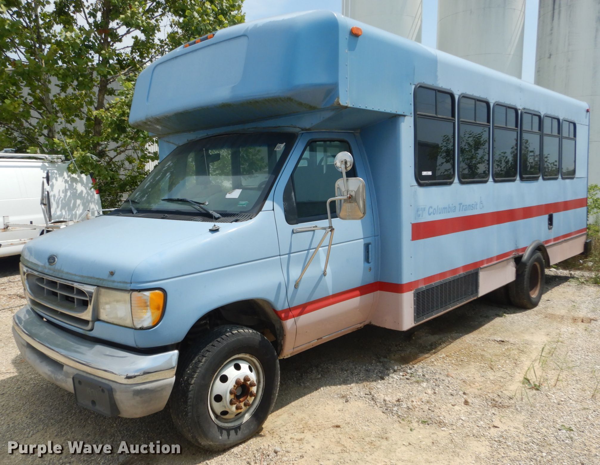 1999 Ford E450 Econoline shuttle bus in Moscow Mills, MO | Item JI9462 ...