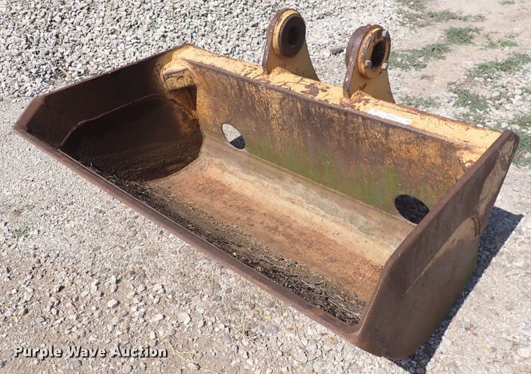 Central Fabricators 60"W excavator bucket in Halstead, KS | Item IK9092 ...