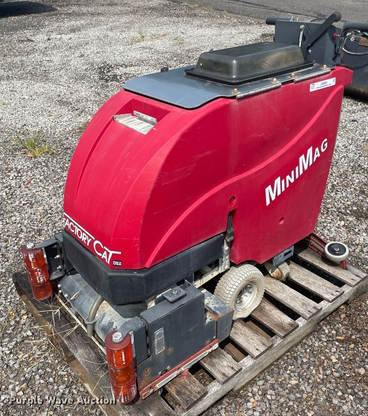 MiniMag Factory Cat 24-C floor scrubber in Pittsburg, KS | Item JQ9680 ...