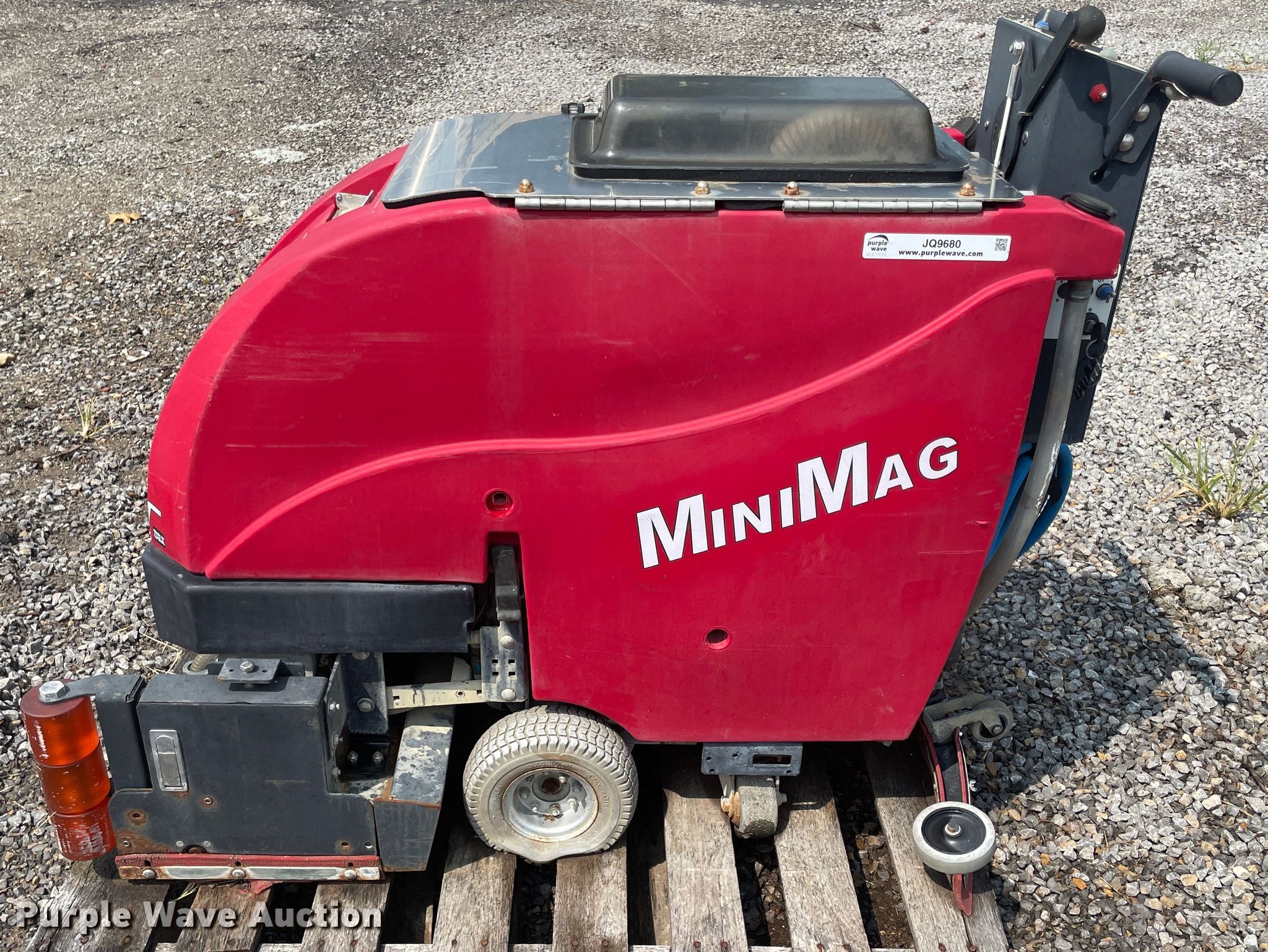 MiniMag Factory Cat 24-C floor scrubber in Pittsburg, KS | Item JQ9680 ...