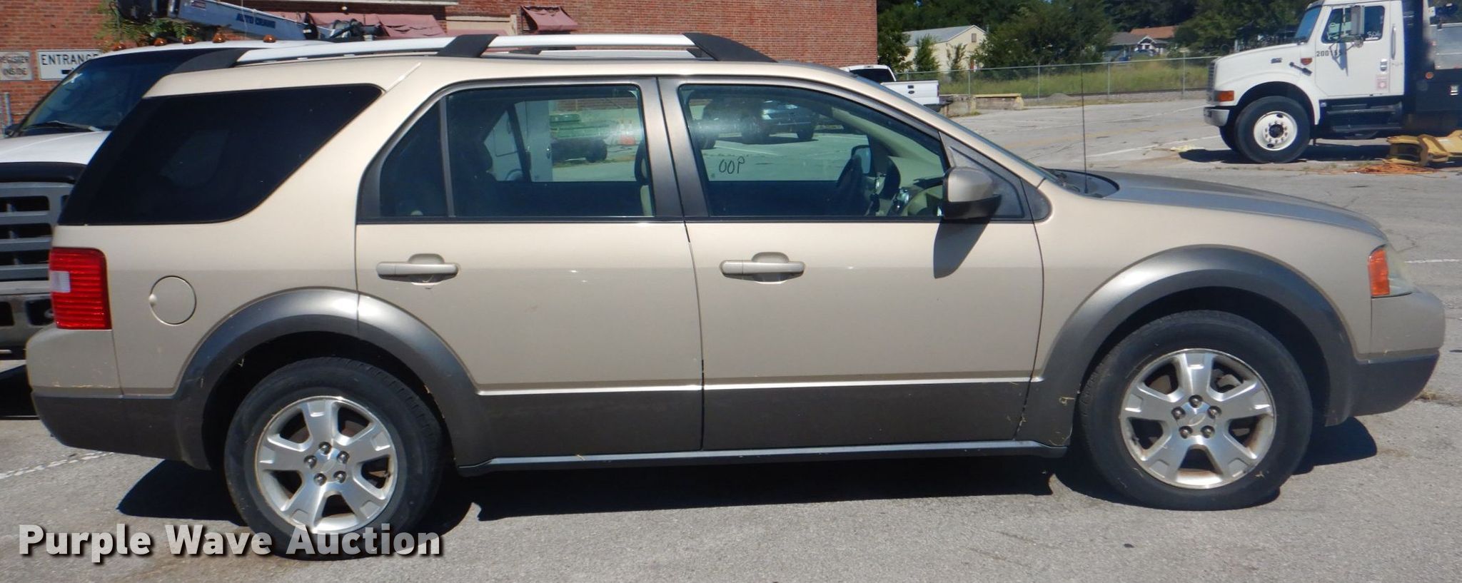 2007 Ford Freestyle van in Tulsa, OK | Item KV9483 sold | Purple Wave