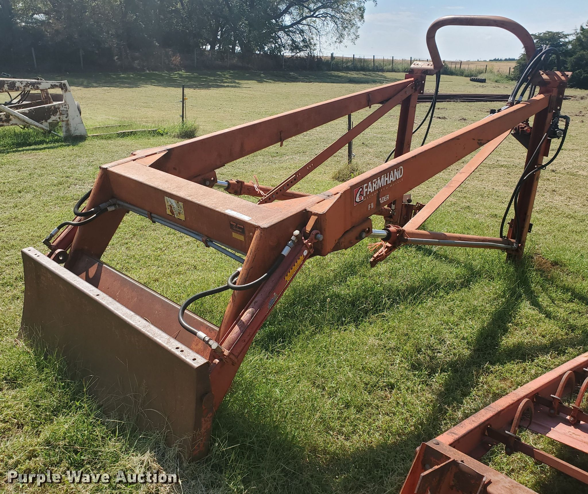 Farm Hand F11-C loader in Ellinwood, KS | Item KK9180 sold | Purple Wave