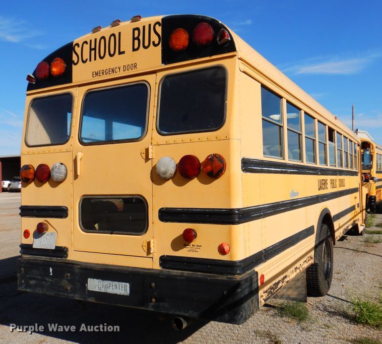 1990 Ford B700 school bus in Laverne, OK | Item DK8238 sold | Purple Wave