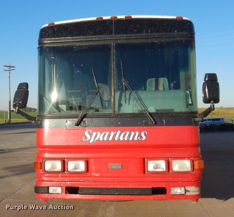 1999 Blue Bird coach bus in Deerfield, KS | Item DM5290 sold | Purple Wave