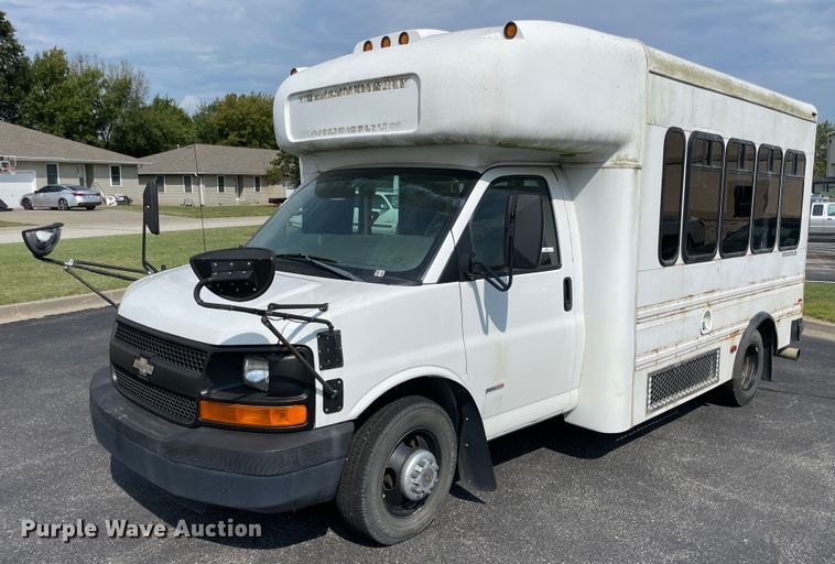 2007 Chevrolet Express G3500 shuttle bus in Girard, KS | Item JQ9522 ...