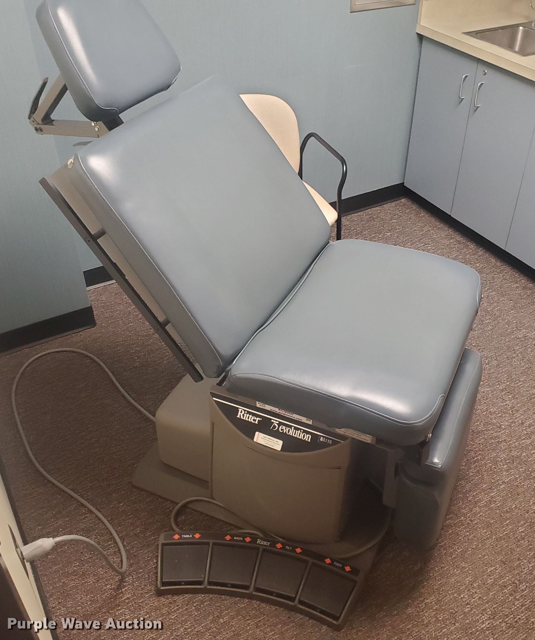 Ritter 75 Evolution exam table in Hays, KS | Item KC9560 sold | Purple Wave