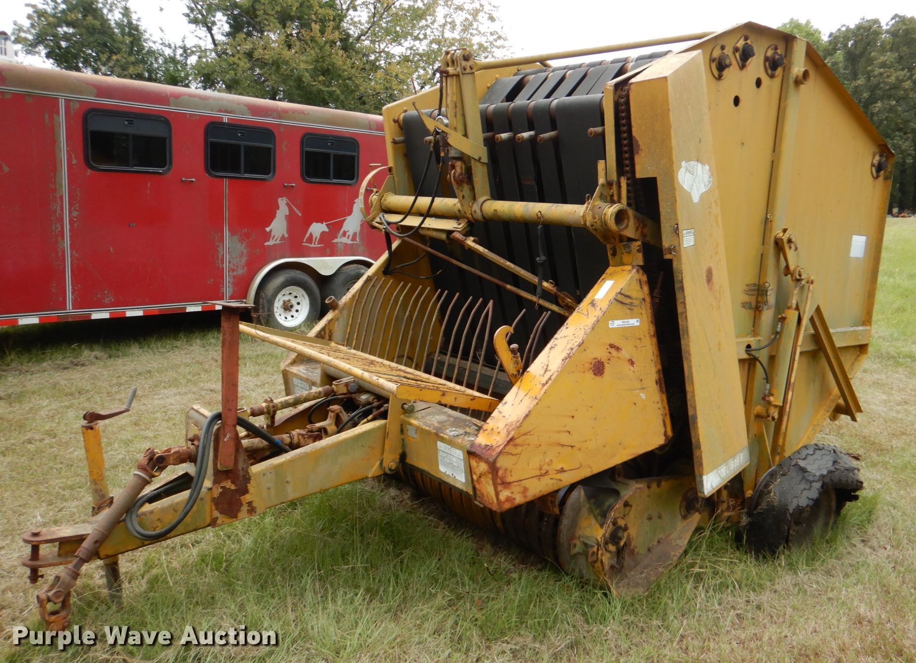 1978 Vermeer 605F round baler in Atoka, OK | Item IR9165 sold | Purple Wave