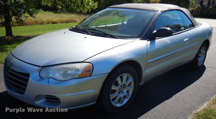 2006 Chrysler Sebring convertible in Hutchinson, MN | Item JQ9242 sold ...