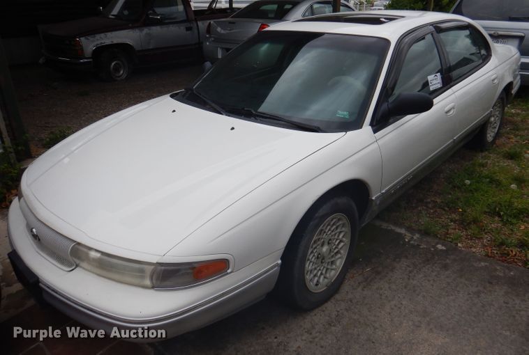 1996 Chrysler LHS in Bois D'Arc, MO | Item DA5312 sold | Purple Wave