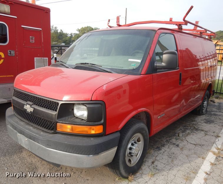 2006 Chevrolet Express 3500 van in Kansas City, KS | Item KU9125 sold ...