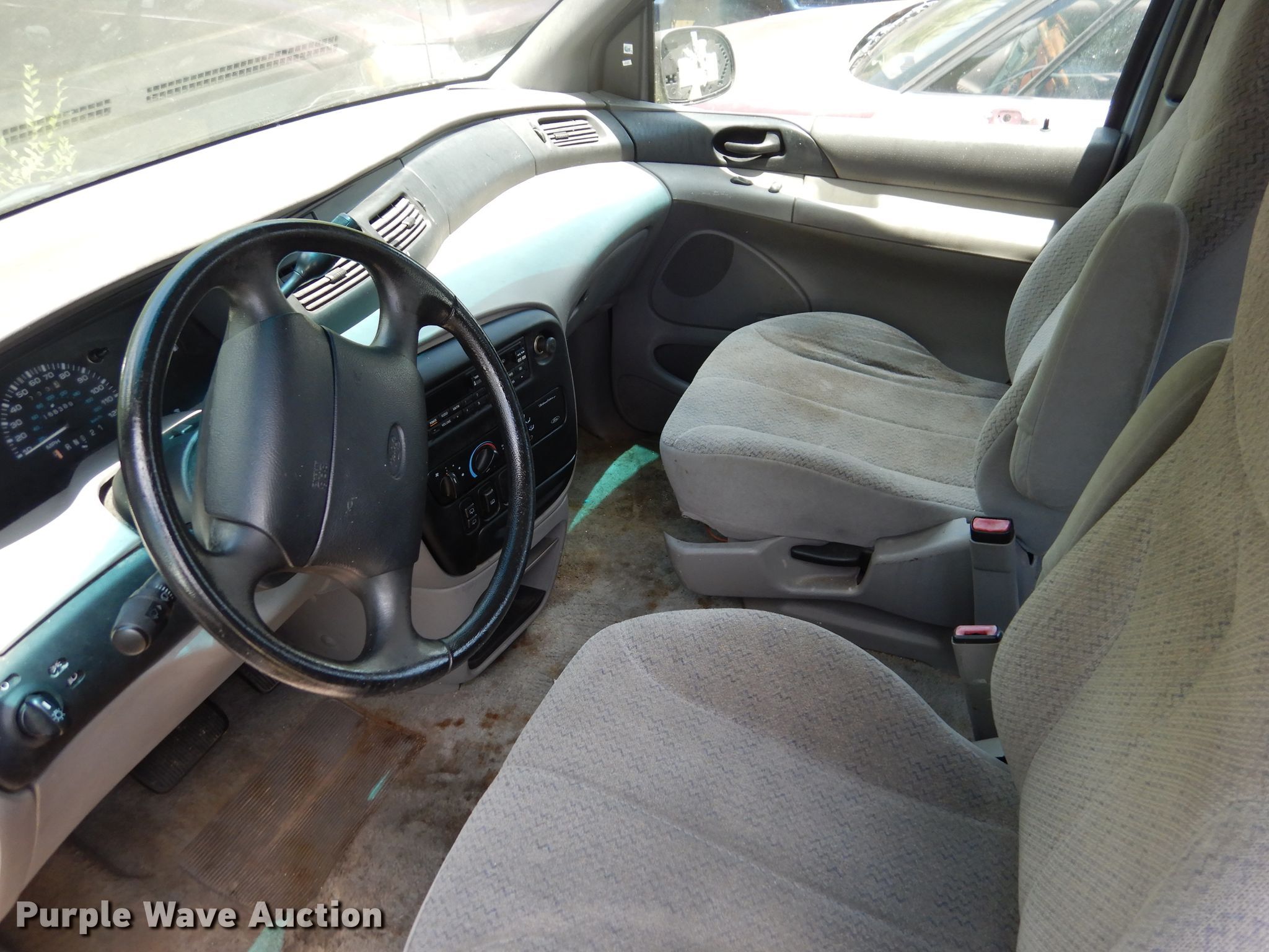 1998 Ford Windstar van in Bois D'Arc, MO | Item DA5317 sold | Purple Wave