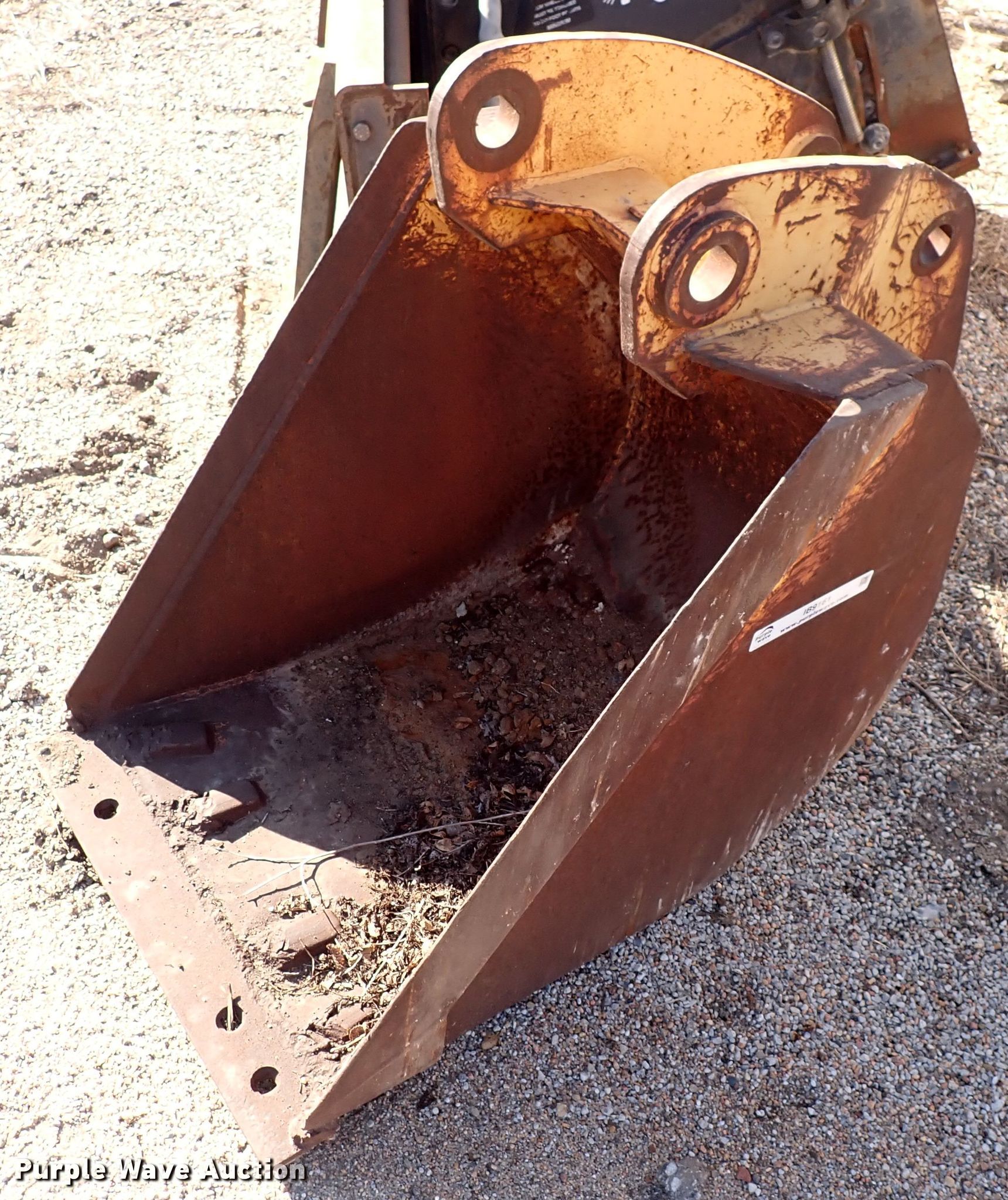 24"W backhoe bucket in Park City, KS | Item IB9161 sold | Purple Wave