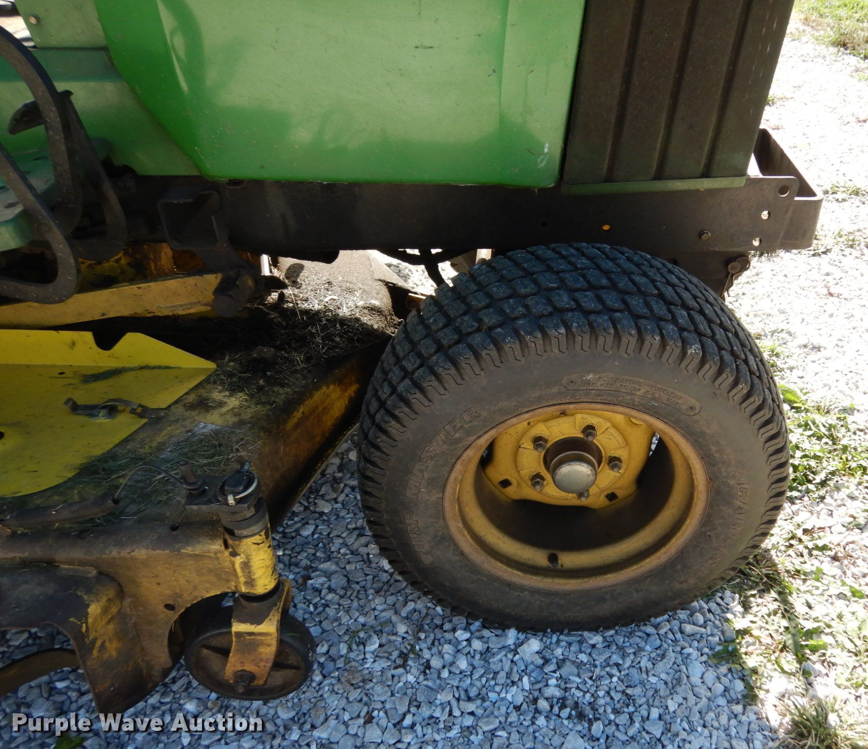 1992 John Deere 755 lawn tractor in Madison, MO | Item JI9398 sold ...