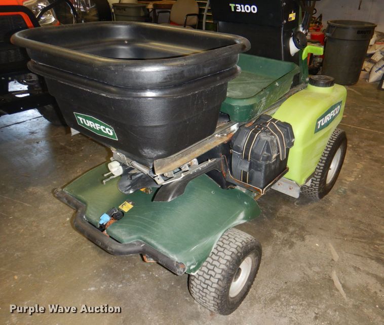 Turfco T3100 spreader in Beatrice, NE | Item JS9192 sold | Purple Wave
