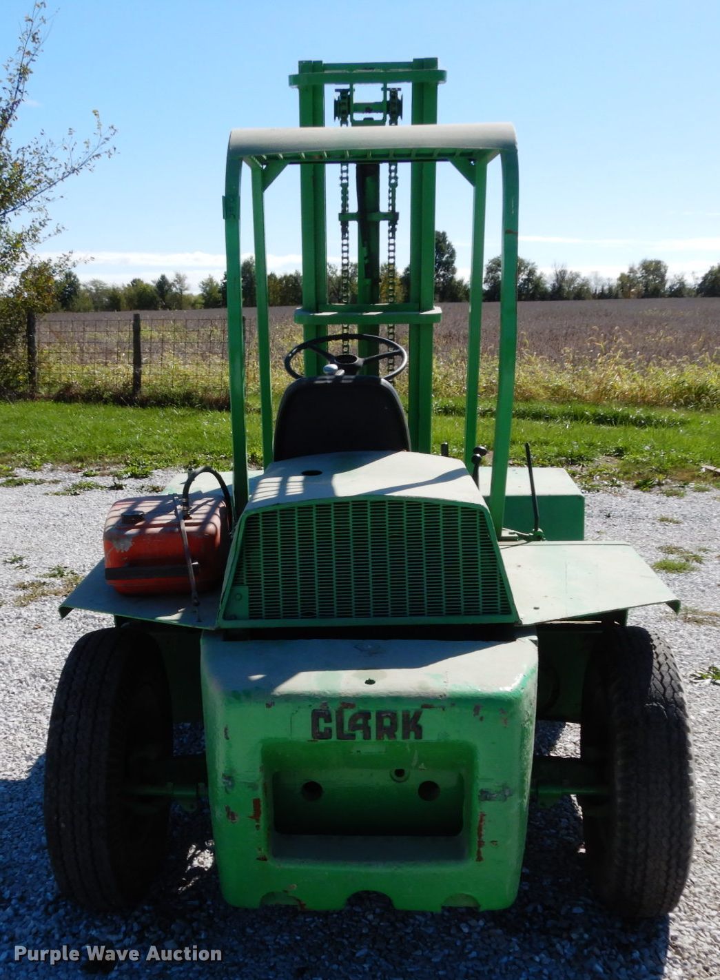 Clark IT40 forklift in Madison, MO | Item JI9406 sold | Purple Wave