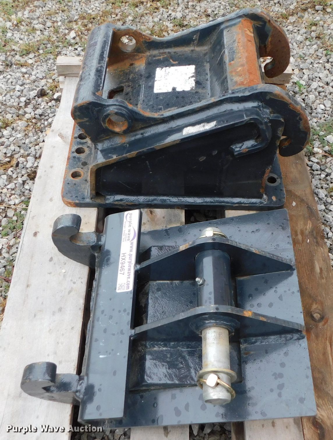(2) Bobcat X-change quick couplers in Falls City, NE | Item HX9467 sold ...