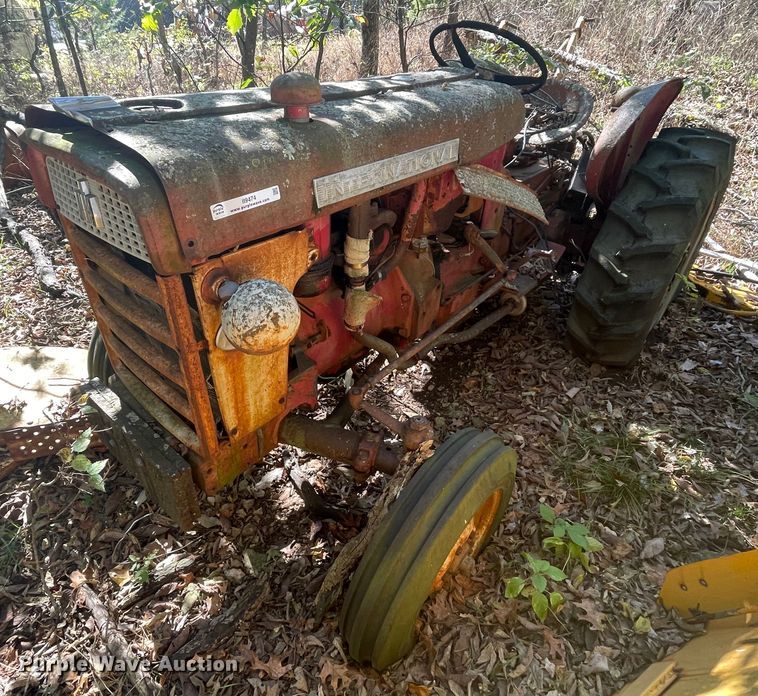 International 340 tractor in Farlington, KS | Item II9474 sold | Purple ...