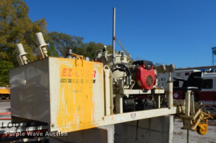 EZ-Liner AL120 paint striper in Waterloo, IA | Item JS9496 sold ...
