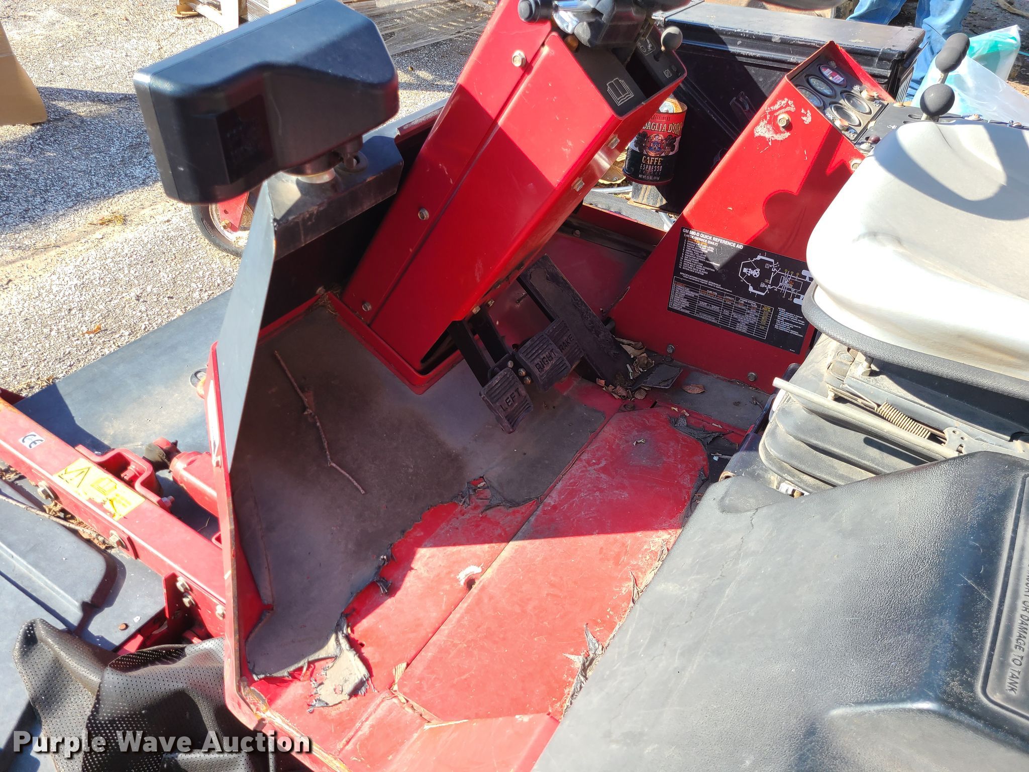 Toro 580D lawn mower in Independence, MO | Item EZ9191 sold | Purple Wave