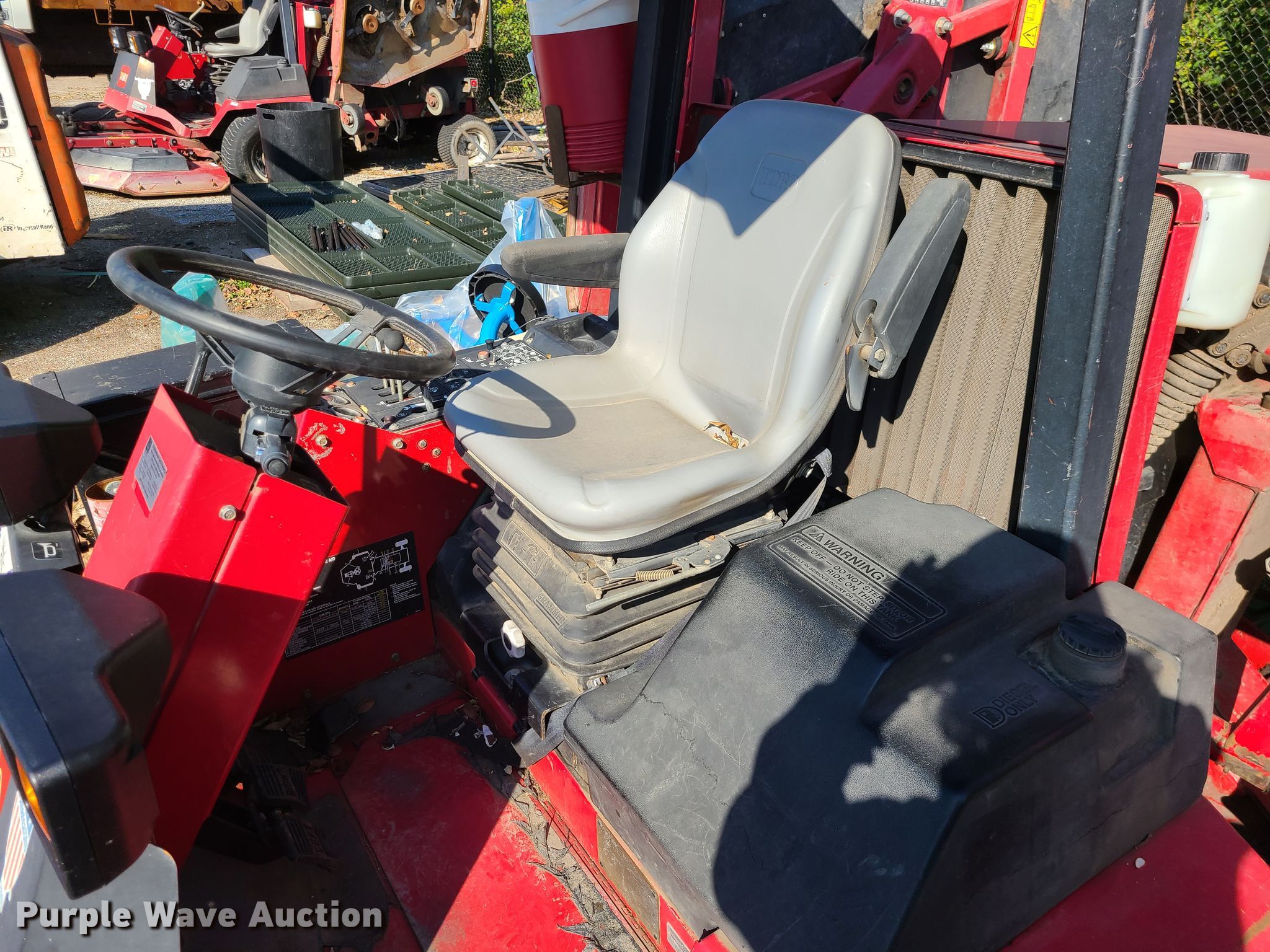 Toro 580D lawn mower in Independence, MO | Item EZ9191 sold | Purple Wave