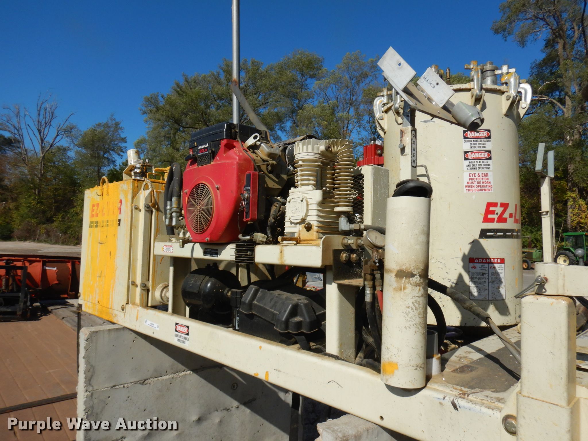 EZ-Liner AL120 paint striper in Waterloo, IA | Item JS9496 sold ...