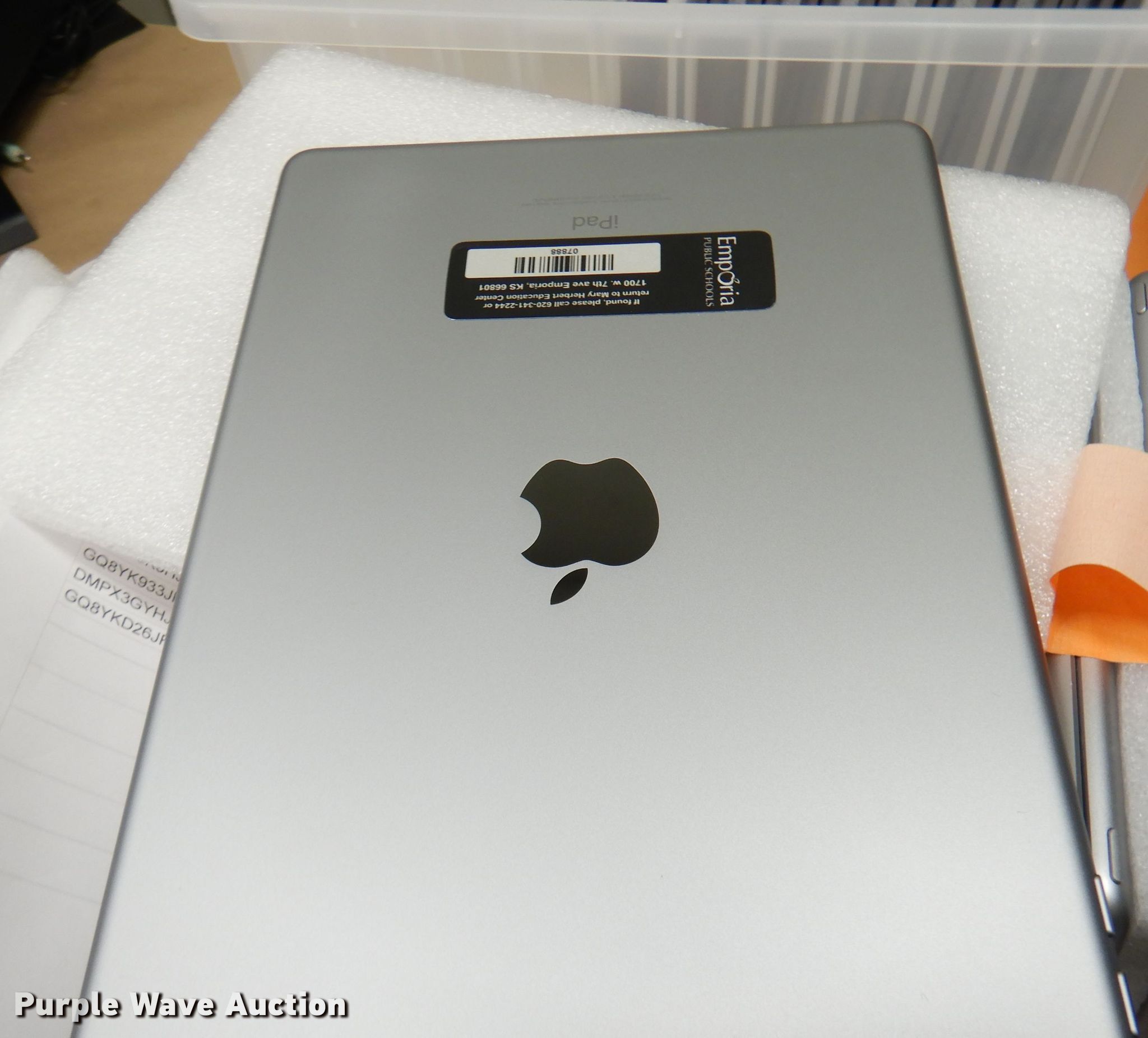 (16) Apple A1893 6th Gen iPads in Emporia, KS | Item KA9714 sold ...