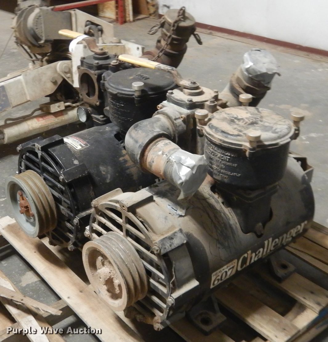 (2) Challenger 607 pumps in Shattuck, OK | Item KO9778 sold | Purple Wave