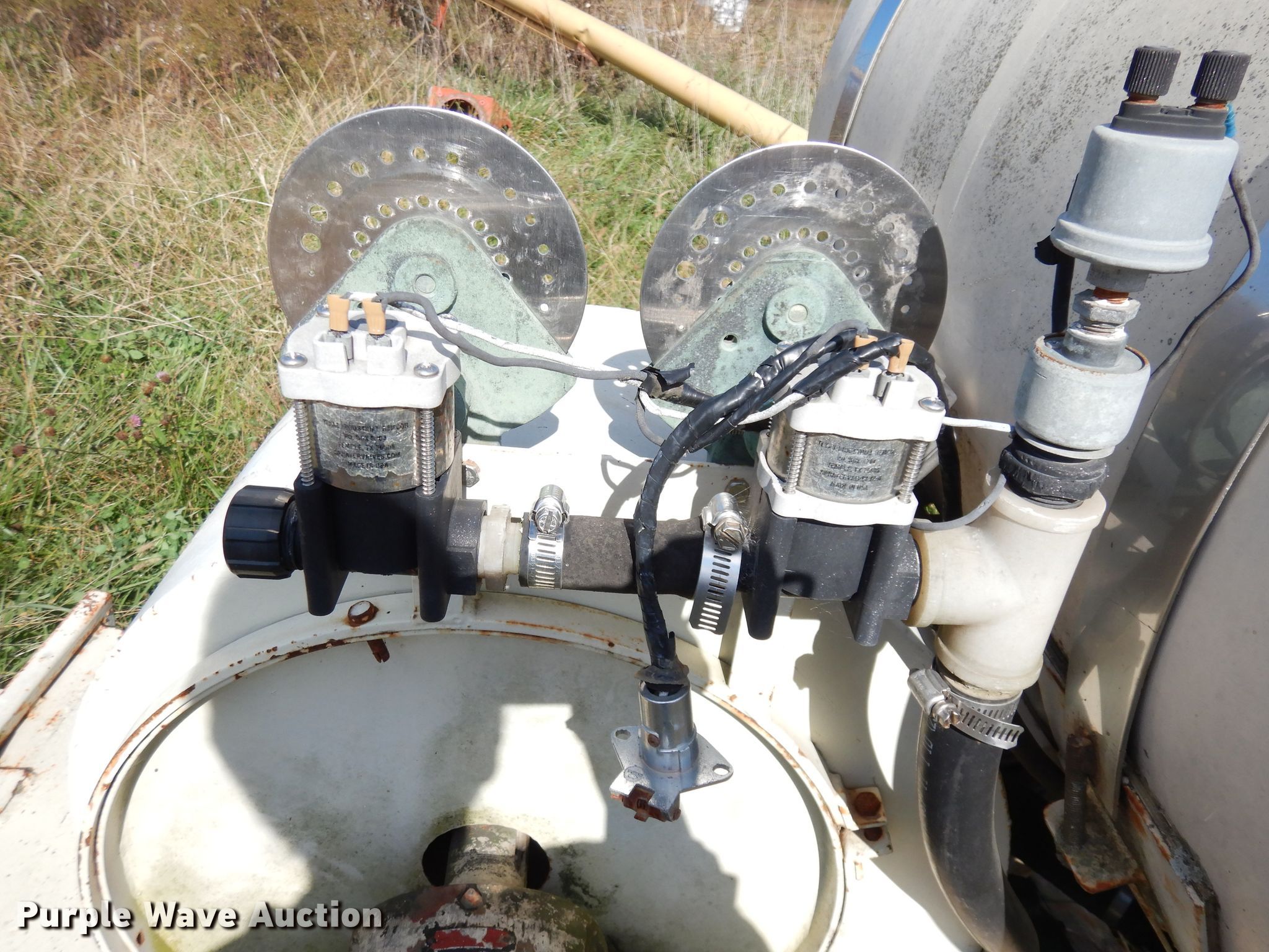 AgTec sprayer/mister in Overbrook, KS | Item DK3114 sold | Purple Wave