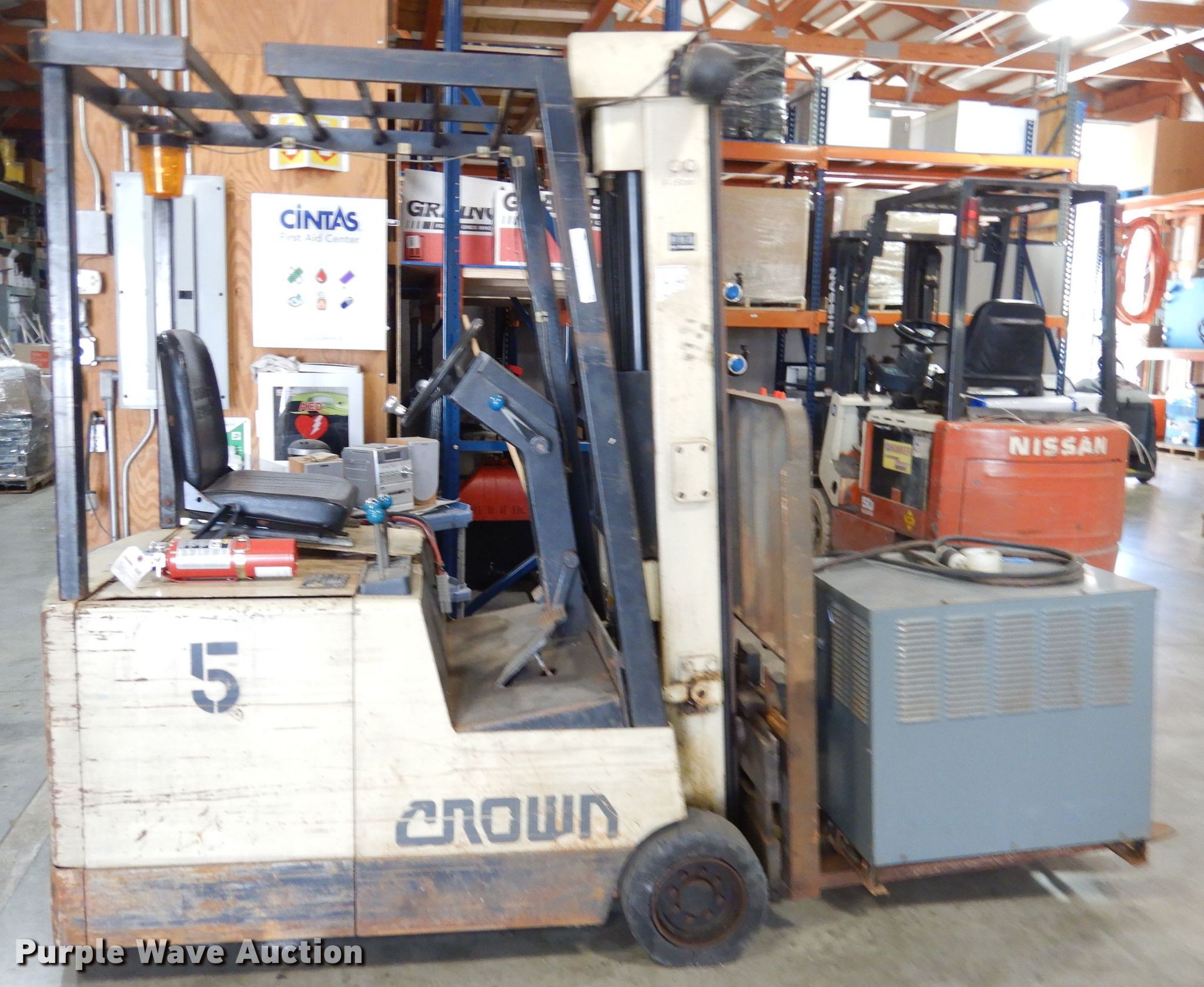 Crown 30SCTT forklift in Kansas City, KS | Item KS9078 sold | Purple Wave