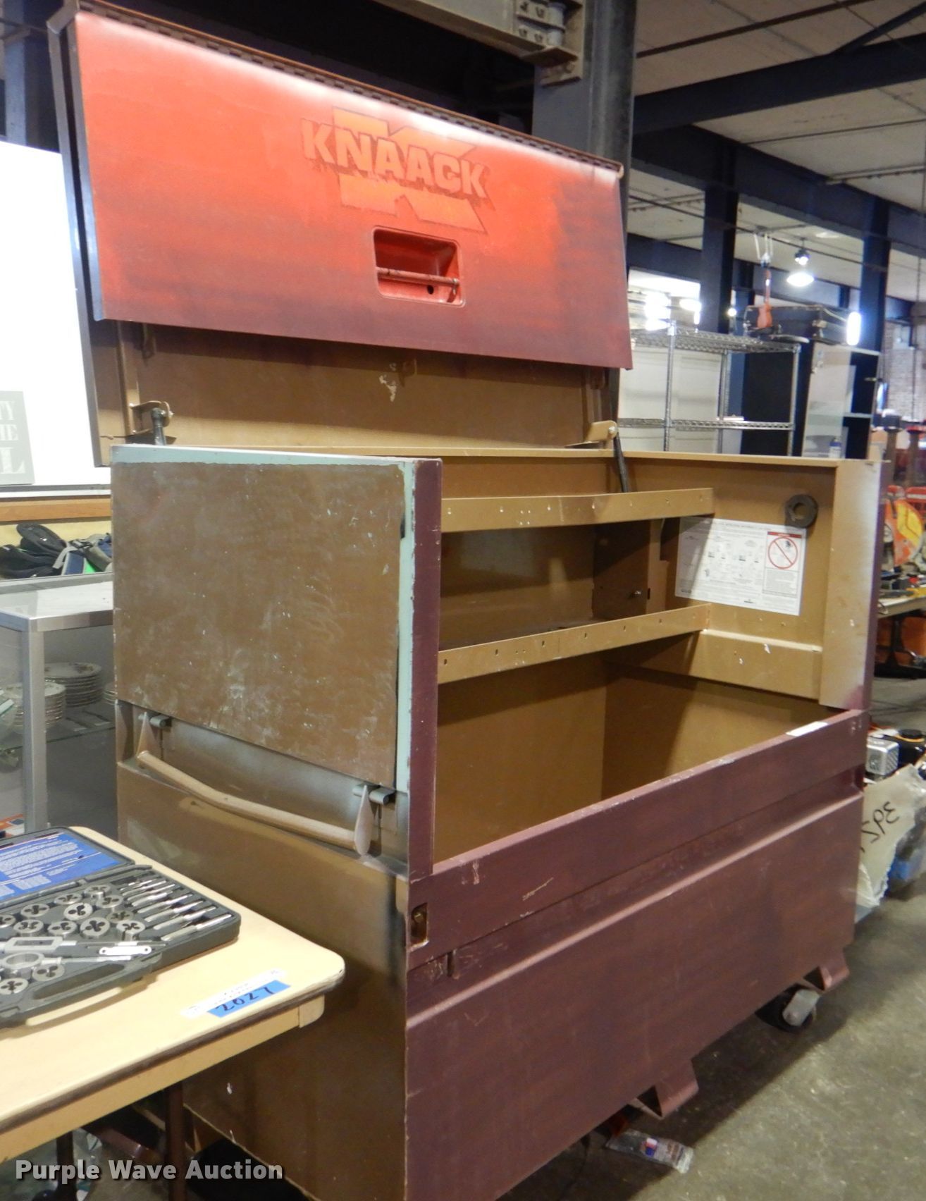 Knaack job box in Tulsa, OK | Item KV9407 sold | Purple Wave