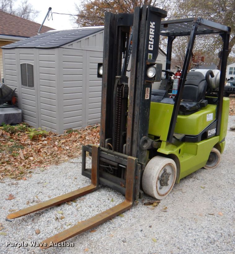 Clark CGC25 forklift in Tonganoxie, KS | Item DK1451 sold | Purple Wave