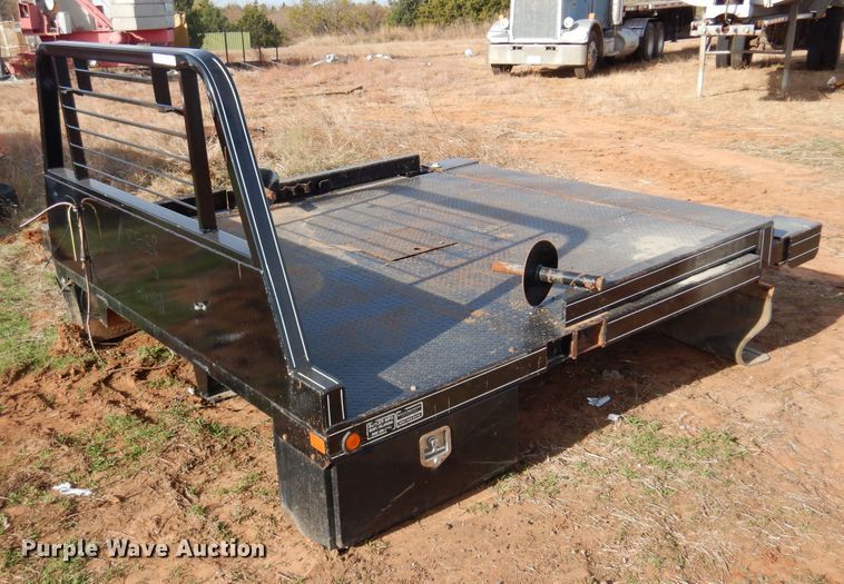 Butler hydraulic bale bed in Guthrie, OK | Item JT9430 sold | Purple Wave