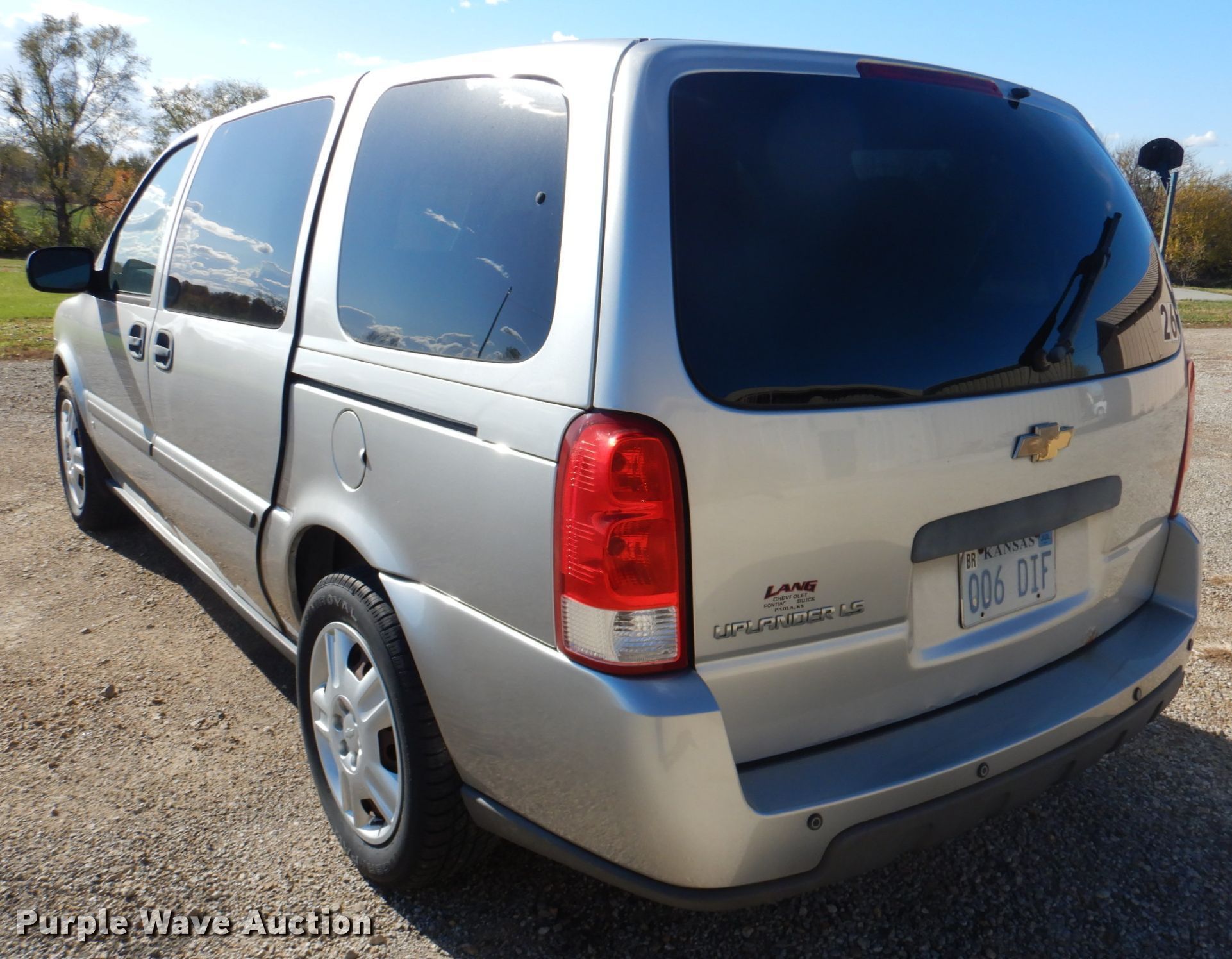 2006 Chevrolet Uplander LS van in Hiawatha, KS | Item DK1364 sold ...
