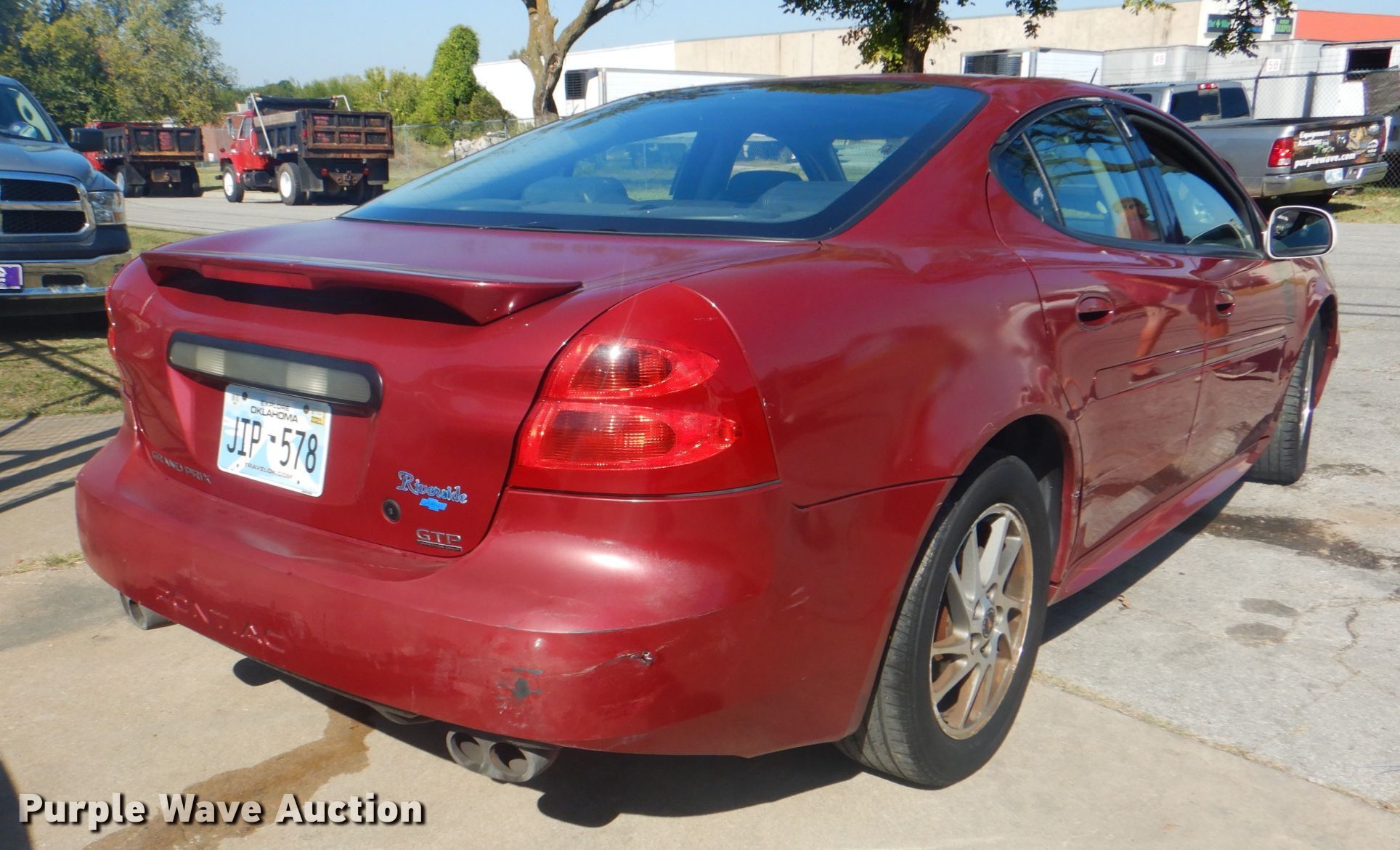 2004 Pontiac Grand Prix in Tulsa, OK | Item IR9203 sold | Purple Wave