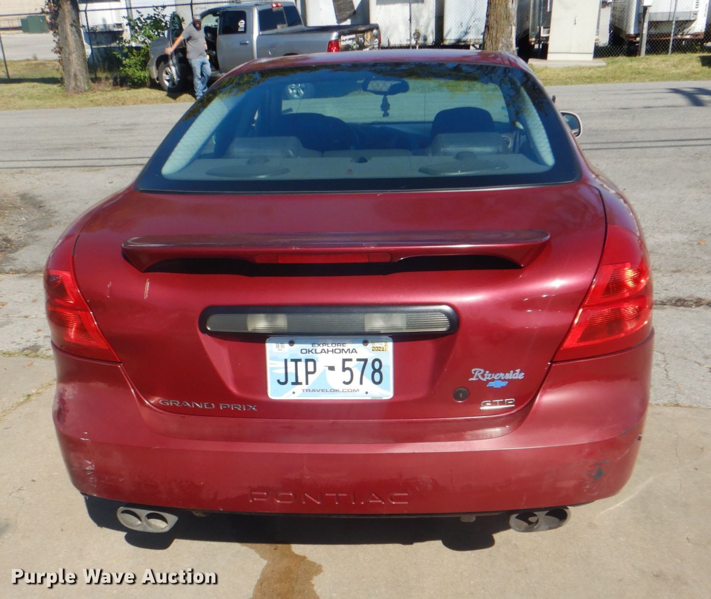 2004 Pontiac Grand Prix in Tulsa, OK | Item IR9203 sold | Purple Wave