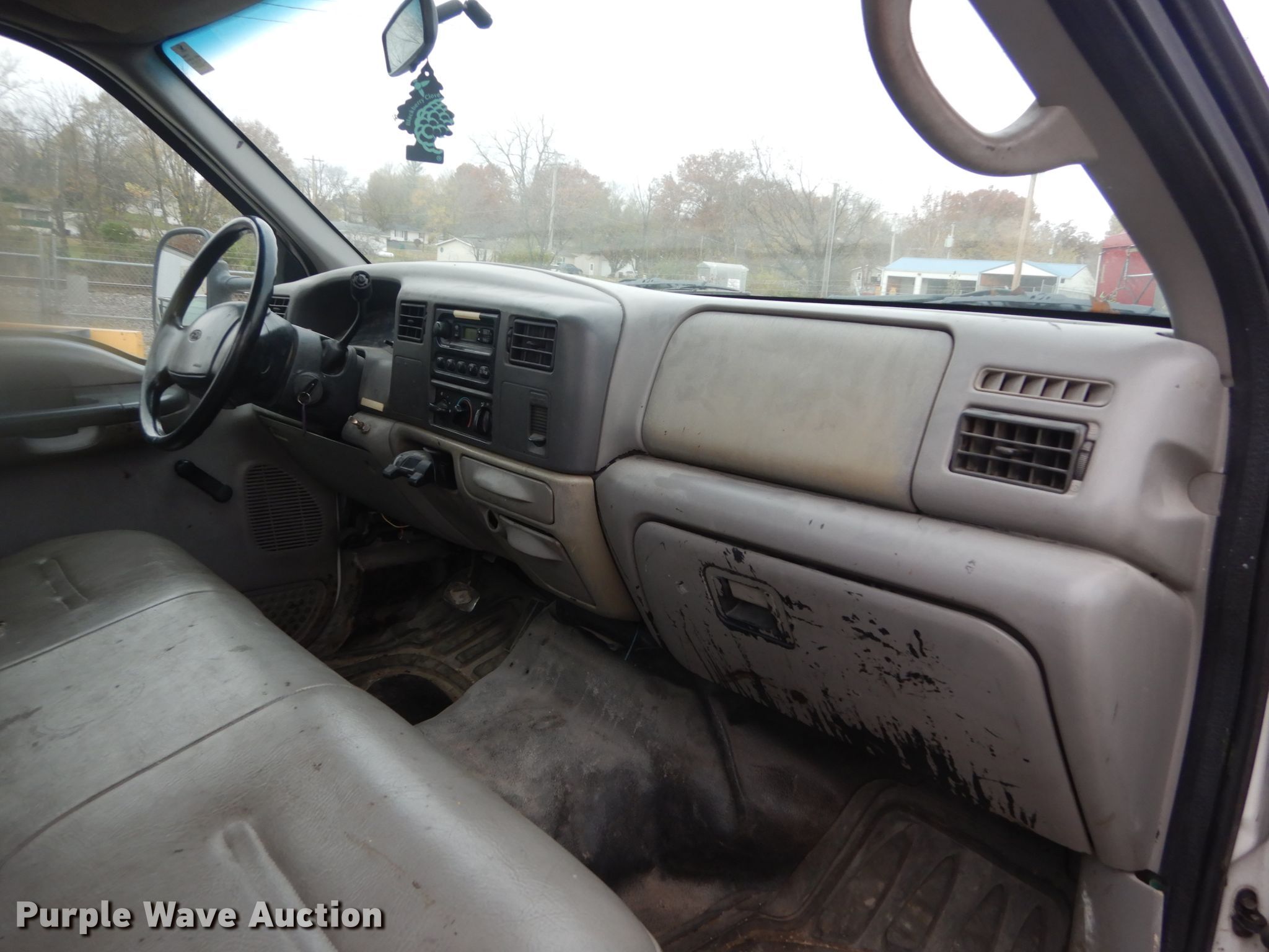2000 Ford F450 Super Duty truck cab and chassis in Pevely, MO | Item ...