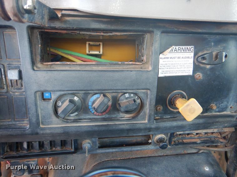 1997 International 4700 dump truck in Tulsa, OK | Item IR9181 sold ...