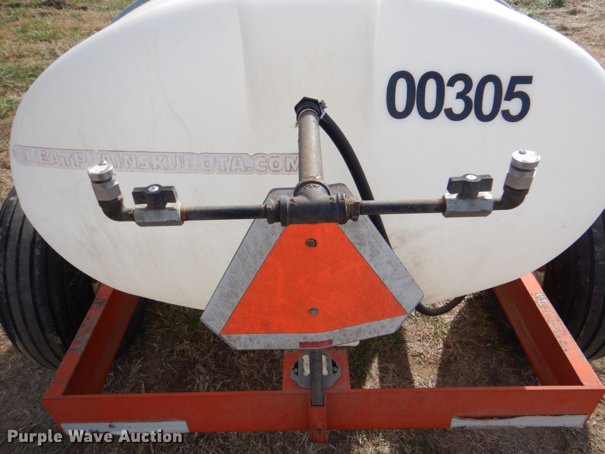 Shop built turf sprayer in Davis, OK | Item JD9568 sold | Purple Wave