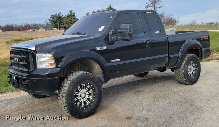 2005 Ford F250 Super Duty XLT SuperCab pickup truck in Moscow Mills, MO ...
