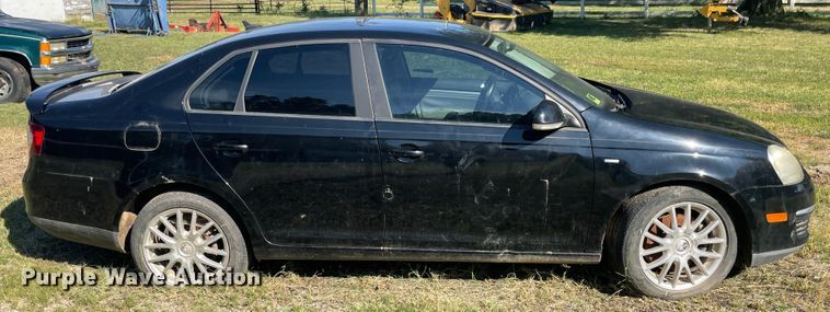 2008 Volkswagen Jetta in Wyandotte, OK | Item JQ9567 sold | Purple Wave