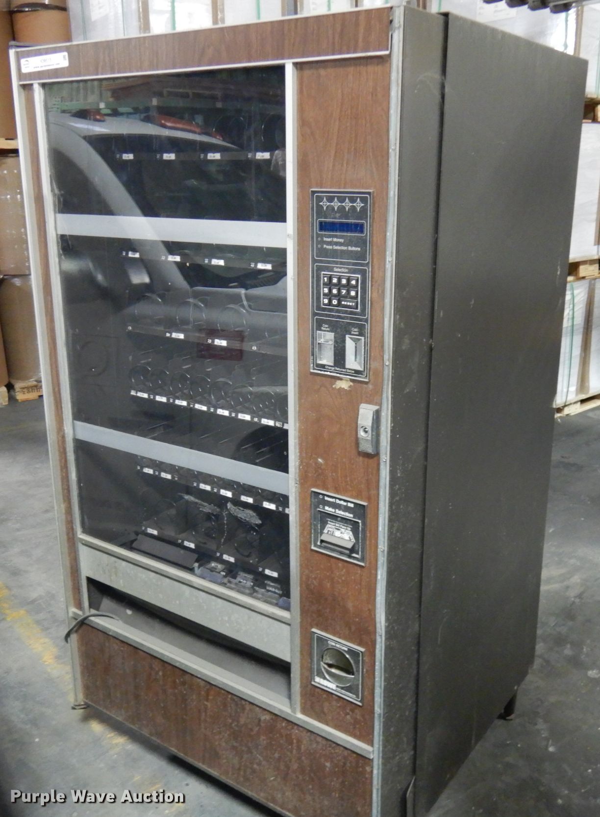 Rowe 5900S vending machine in Mount Pleasant, IA | Item IO9515 sold ...