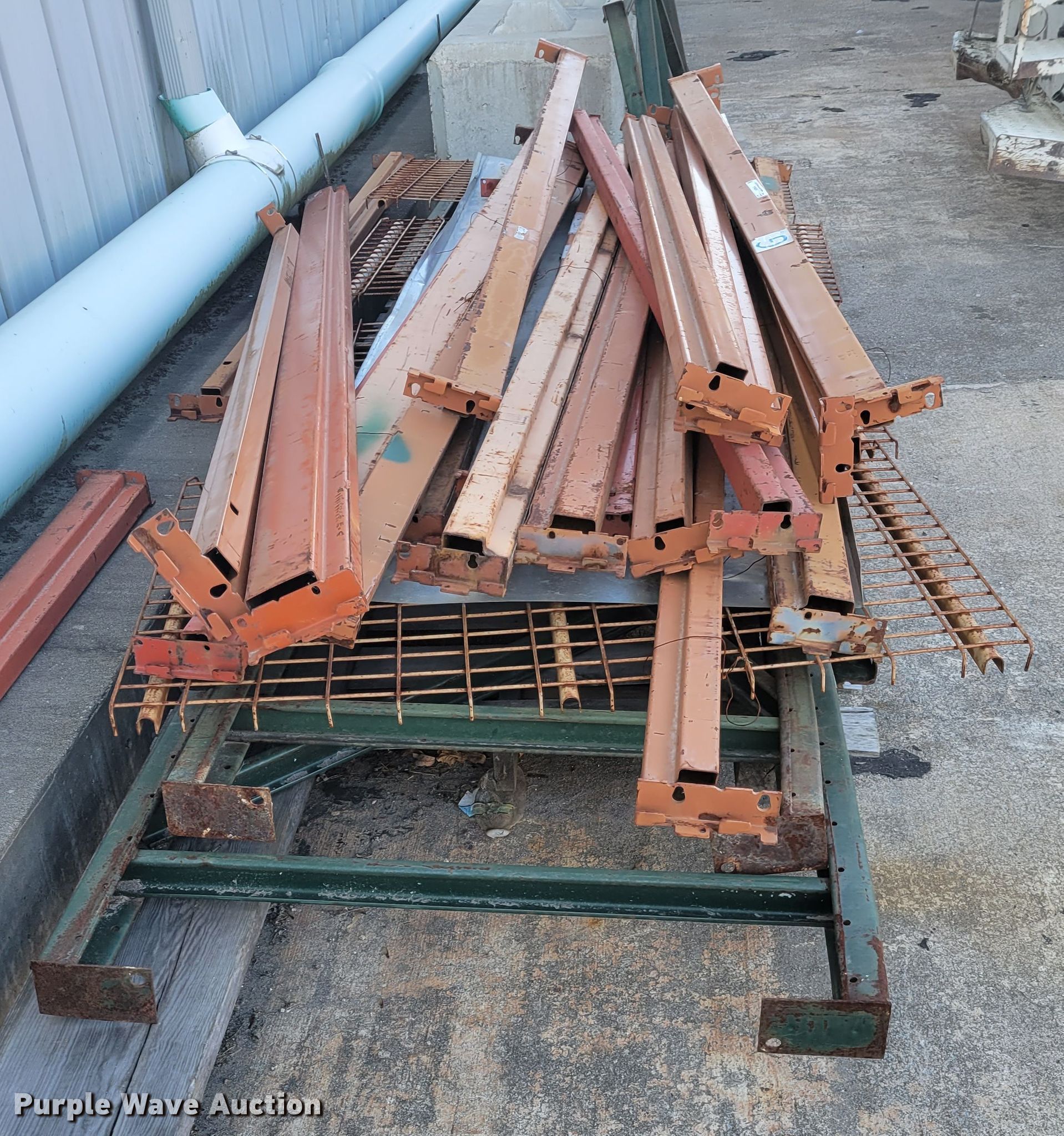 Pallet racking in O Fallon, MO | Item IV9625 sold | Purple Wave