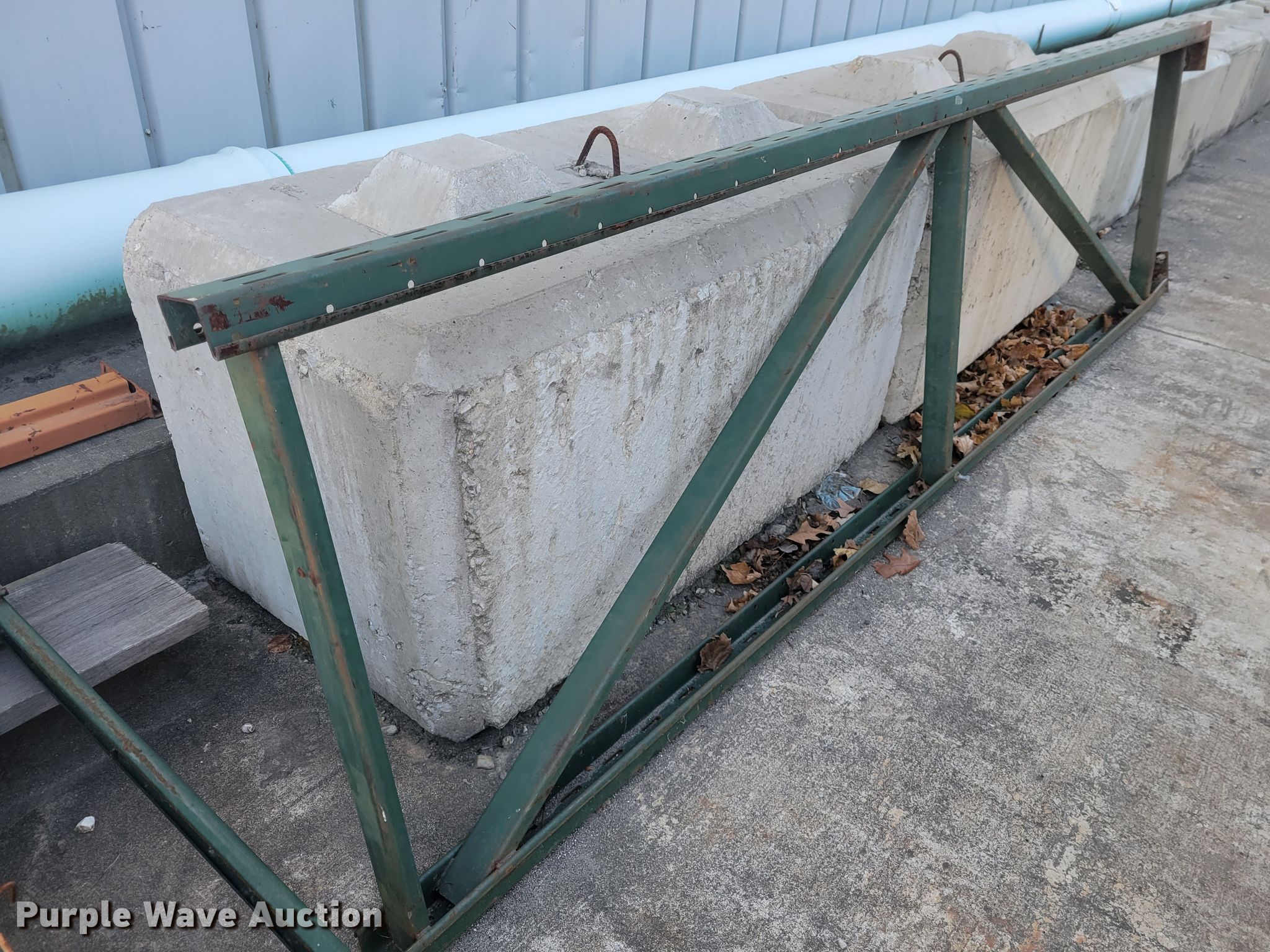 Pallet racking in O Fallon, MO | Item IV9625 sold | Purple Wave