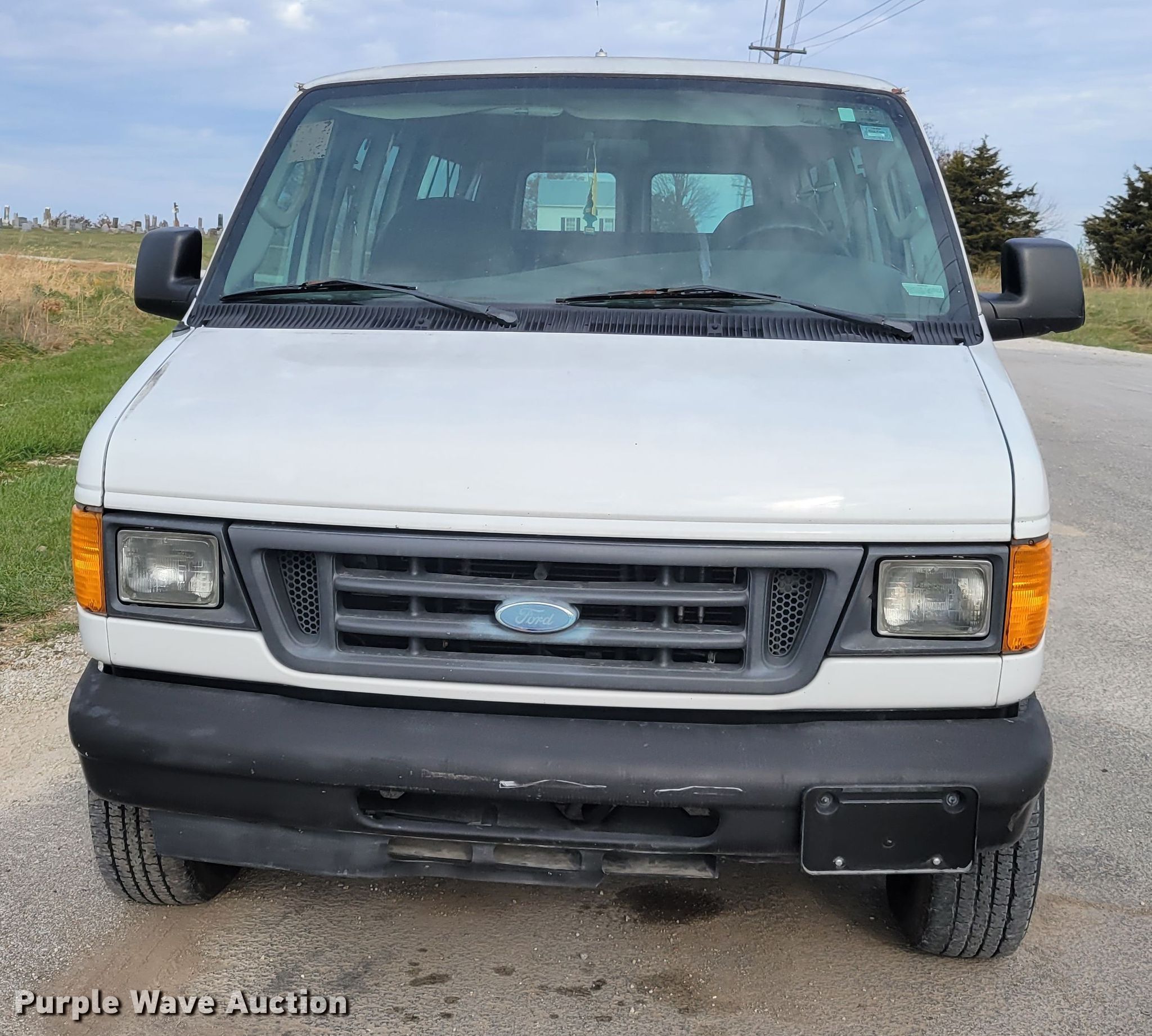 2004 Ford E350 Super Duty XL van in Moscow Mills, MO | Item IV9644 sold ...